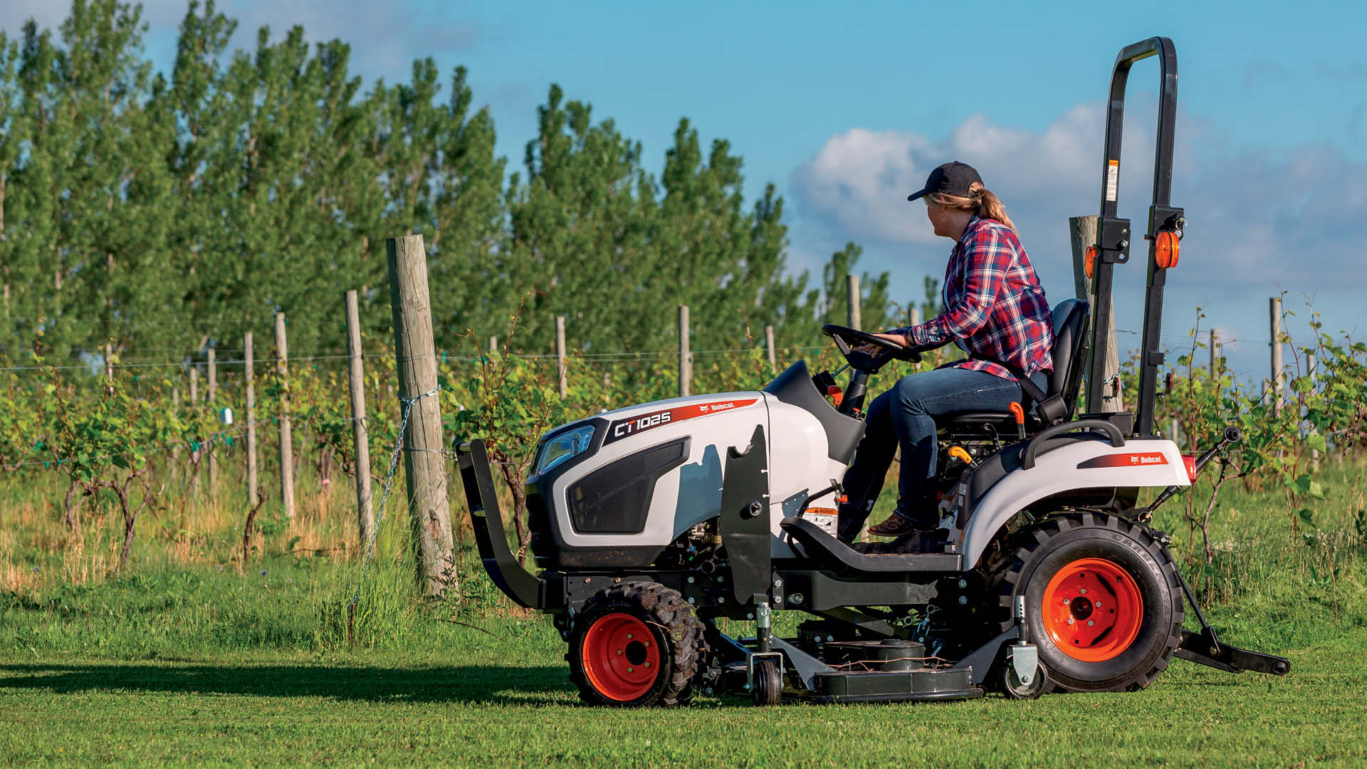 How to Choose the Right Compact Tractor for your Property | Delecca's