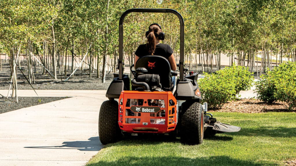 Zero turn vs ride on mower - which should you get? | Delecca's