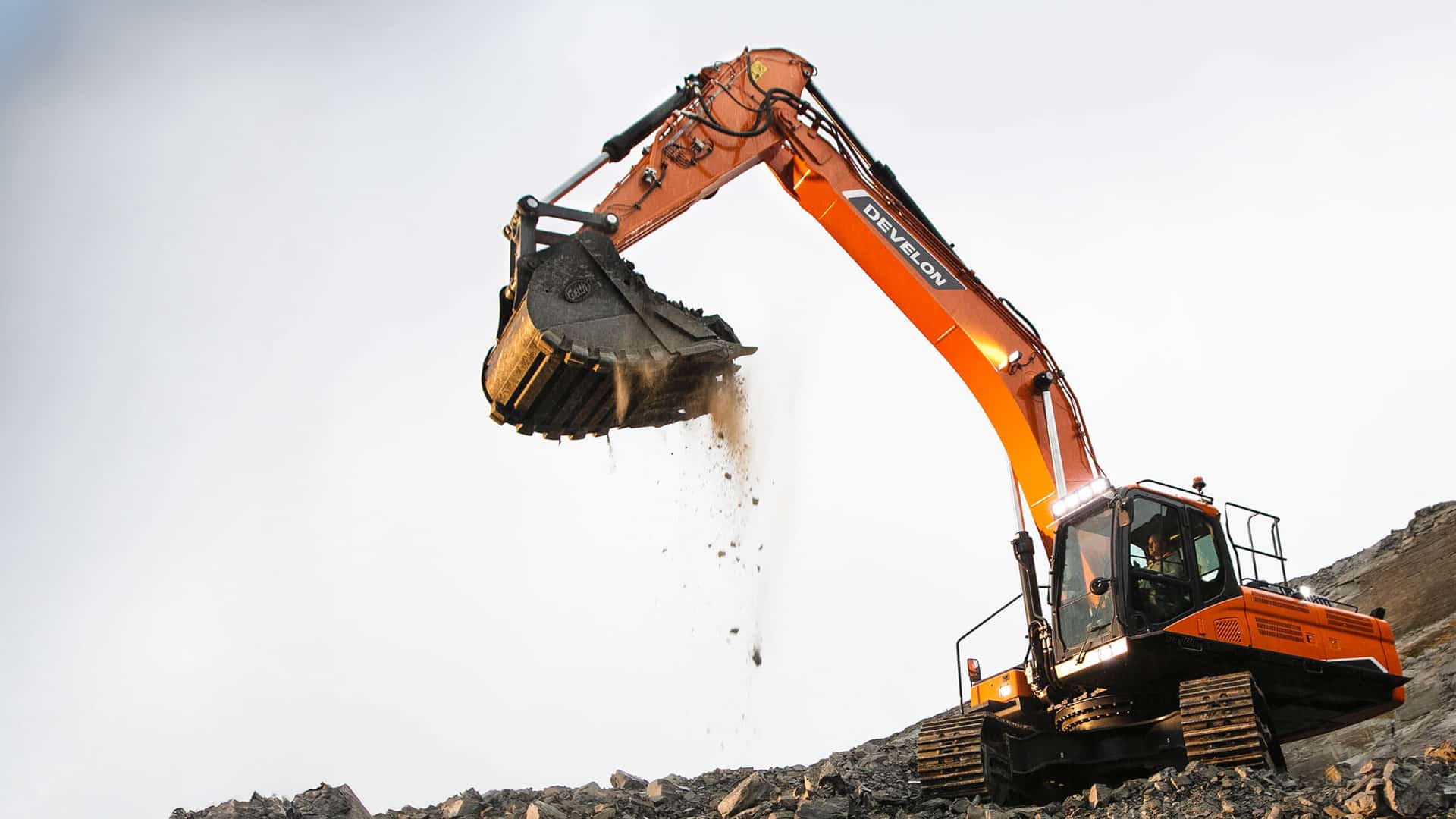 Develon DX300LC-7M Large Excavator | Delecca's
