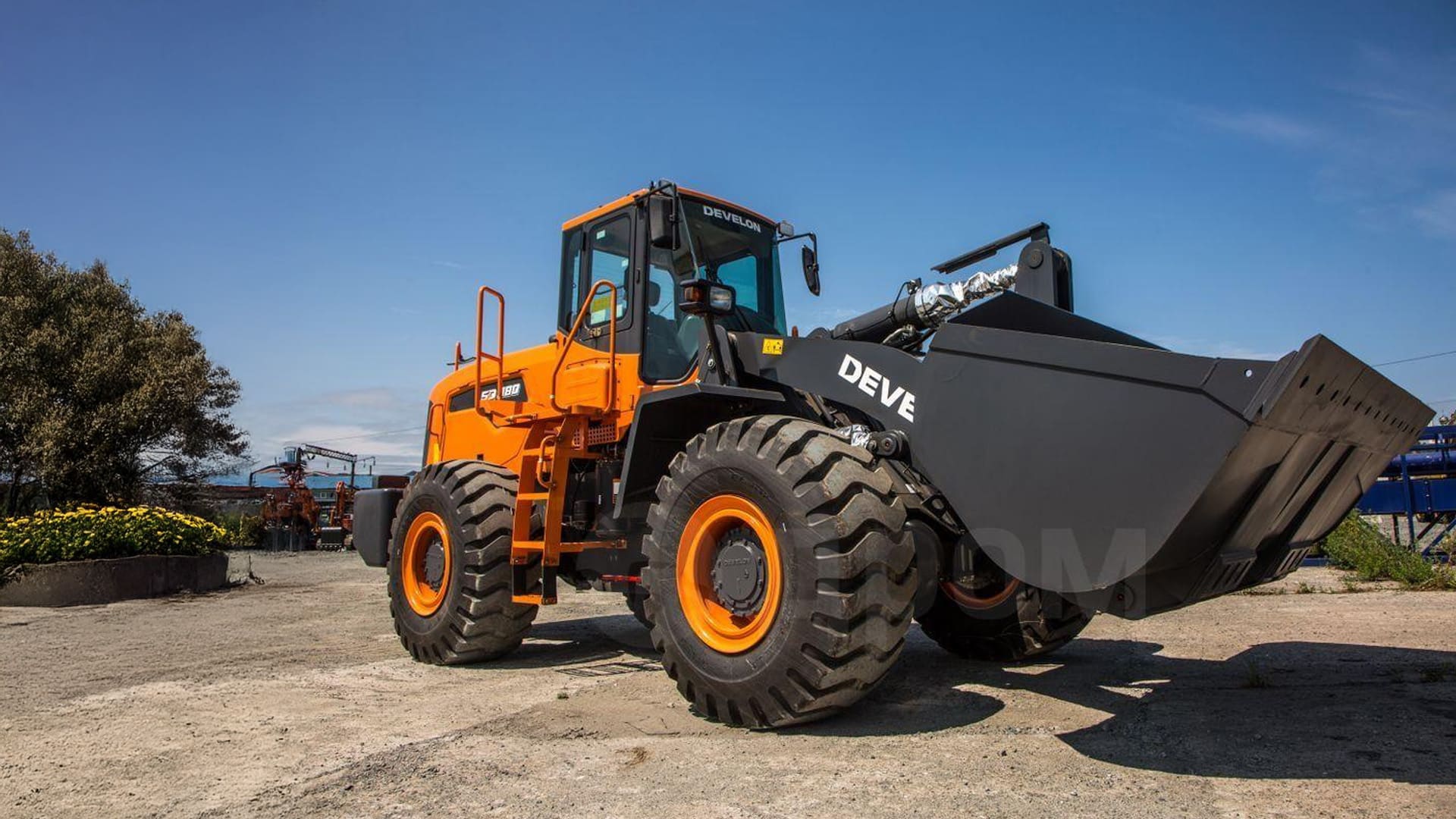 Develon SD380 Wheel Loader | Delecca's