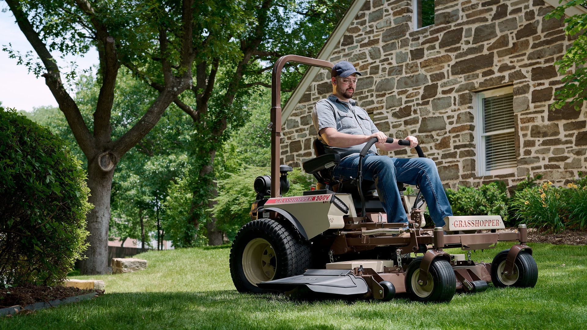 Grasshopper 325D Zero Turn Mower | Delecca's